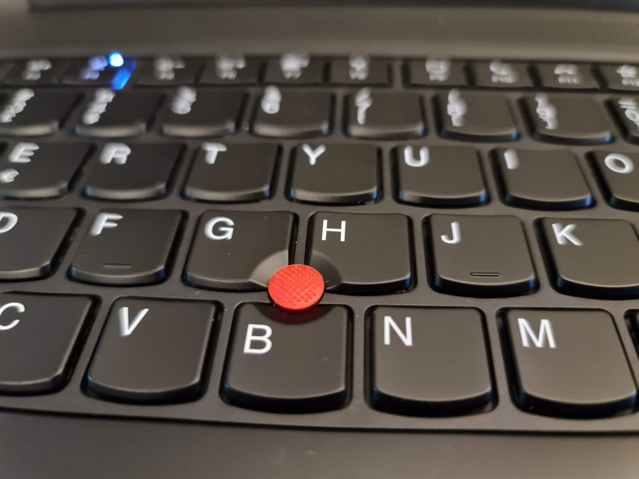 Lenovo ThinkPad T15G: Tehomylly työkäyttöön ja pelaamiseen.